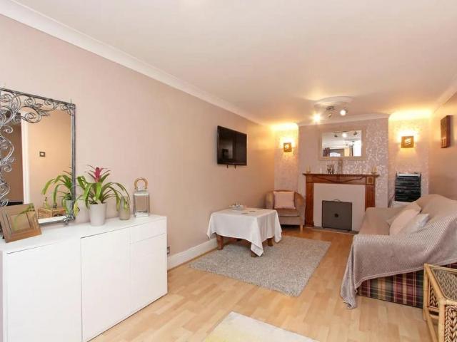2 bedroom maisonette to rent