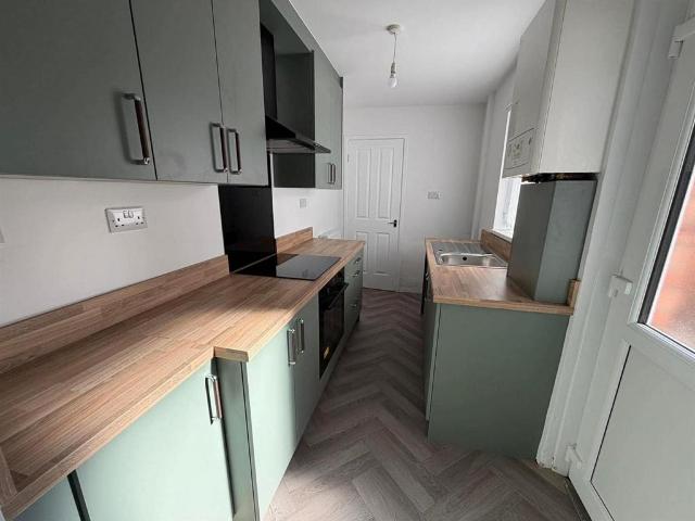 2 bedroom maisonette to rent