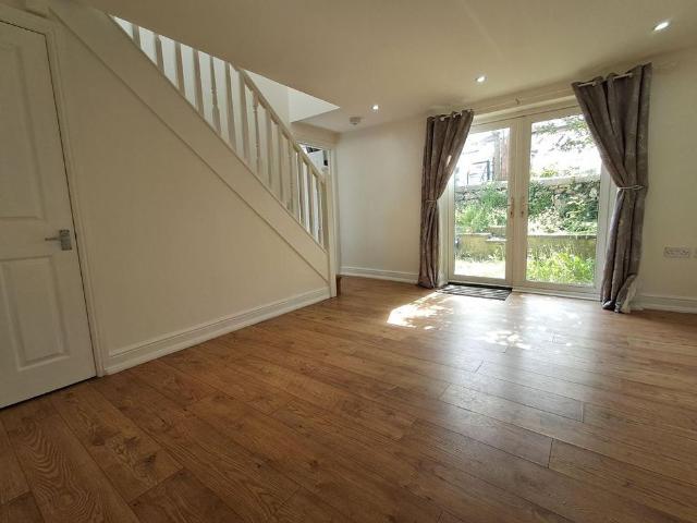 2 bedroom maisonette to rent