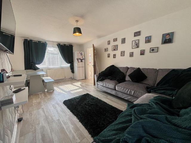 2 bedroom maisonette to rent
