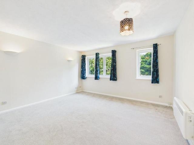 2 bedroom maisonette to rent