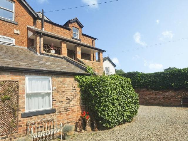 2 bedroom maisonette to rent