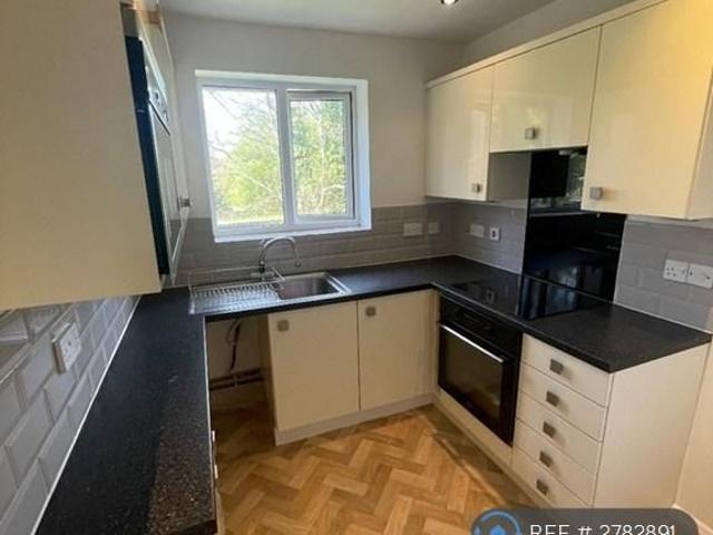 2 bedroom maisonette to rent