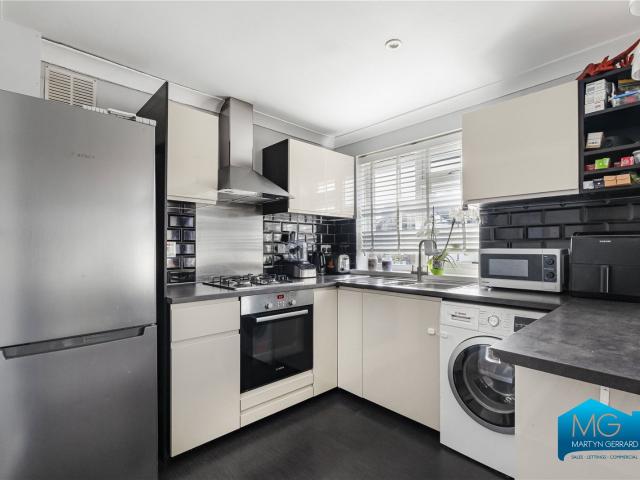 2 bedroom maisonette to rent