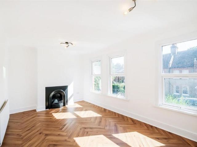 2 bedroom maisonette to rent