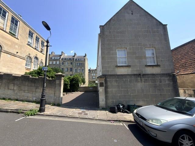 2 bedroom maisonette to rent