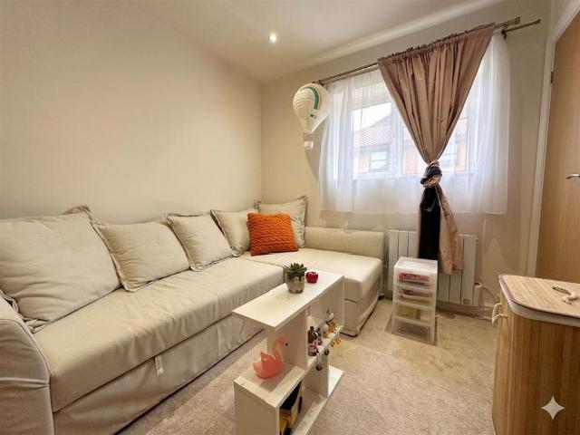 2 bedroom maisonette to rent