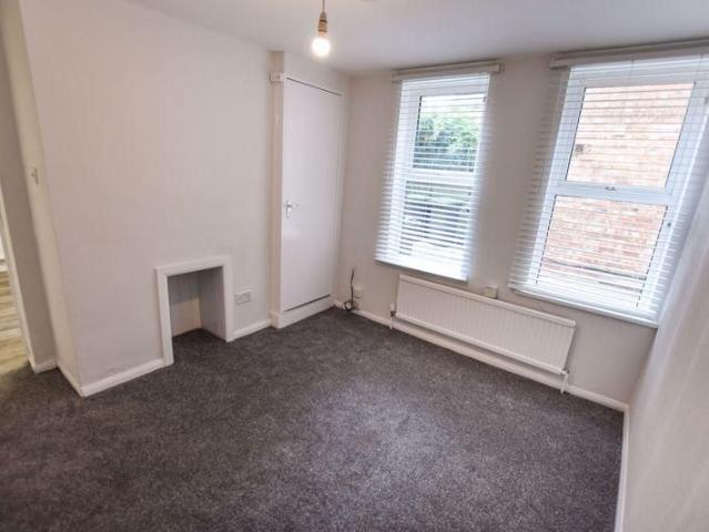 2 bedroom maisonette to rent
