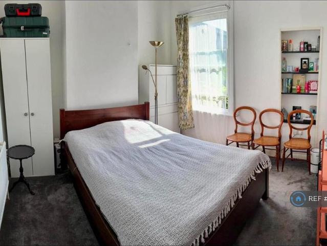 1 bedroom house share to rent