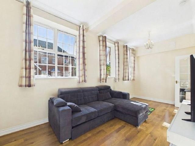 2 bedroom maisonette to rent