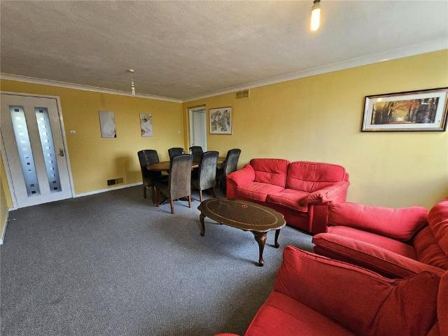2 bedroom maisonette to rent