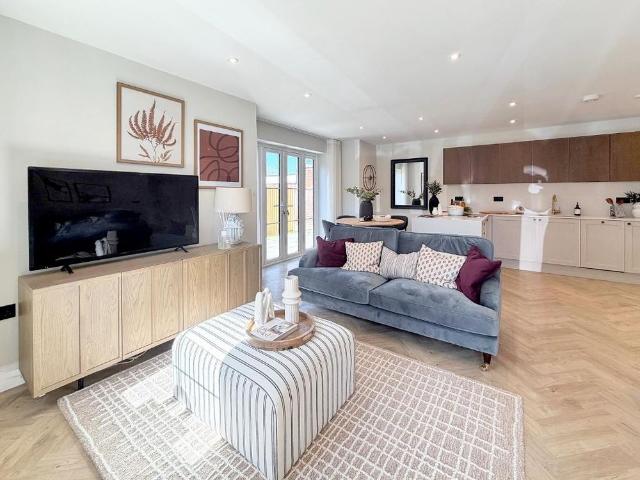 2 bedroom maisonette to rent