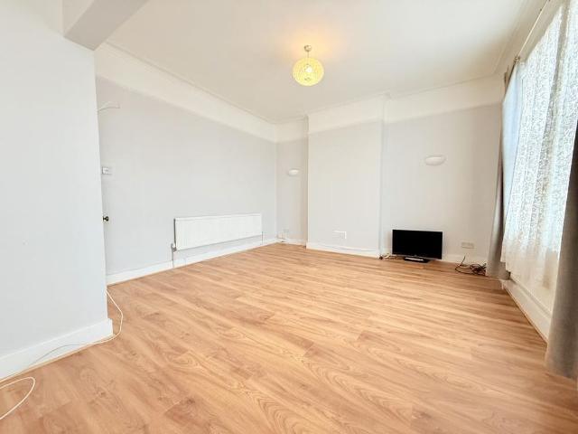 2 bedroom maisonette to rent