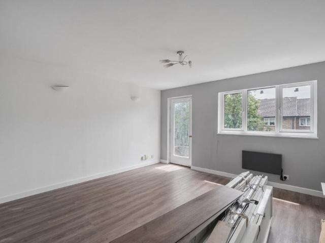 2 bedroom maisonette to rent