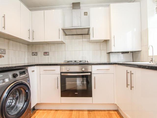 2 bedroom maisonette to rent