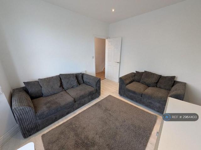 2 bedroom maisonette to rent