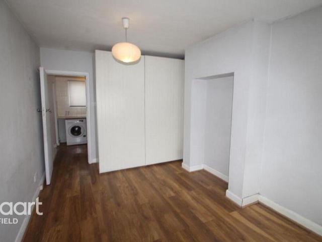 2 bedroom maisonette to rent