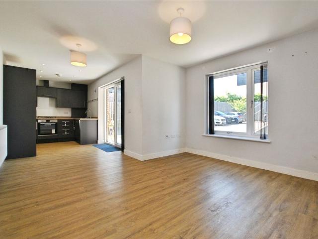 2 bedroom maisonette to rent