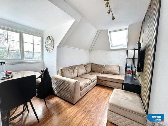 2 bedroom maisonette to rent