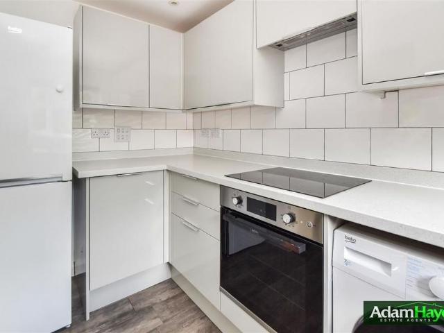 2 bedroom maisonette to rent