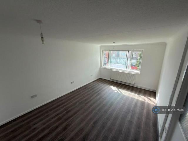2 bedroom maisonette to rent