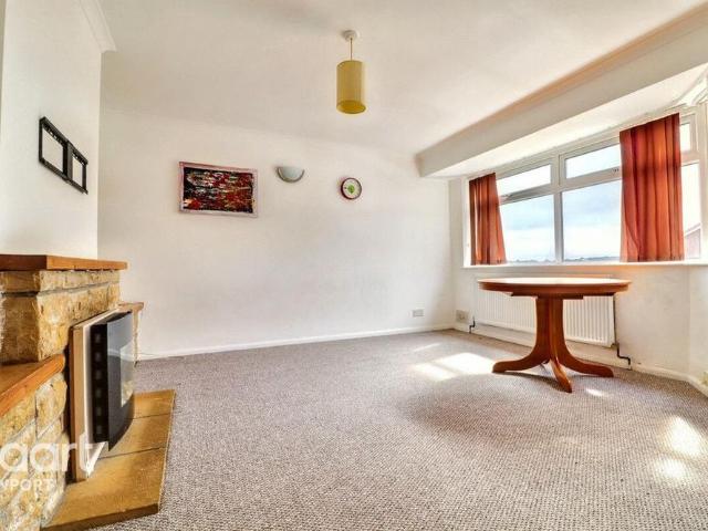 2 bedroom maisonette to rent