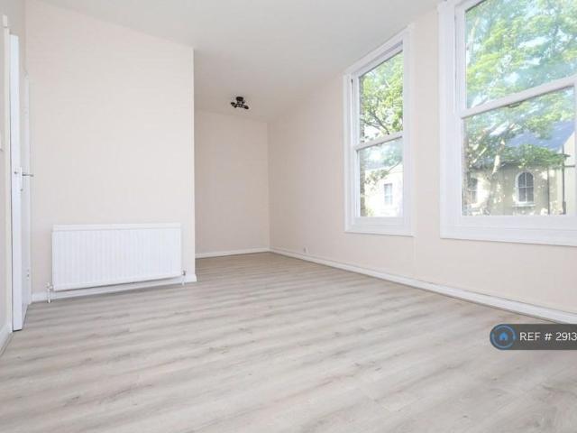 2 bedroom maisonette to rent