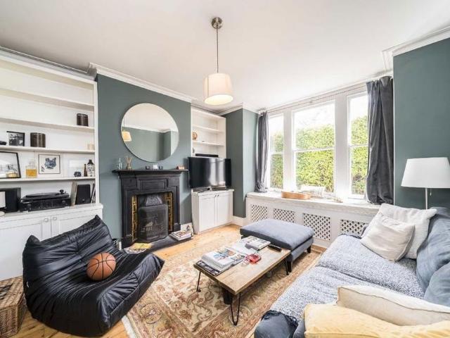 2 bedroom maisonette to rent