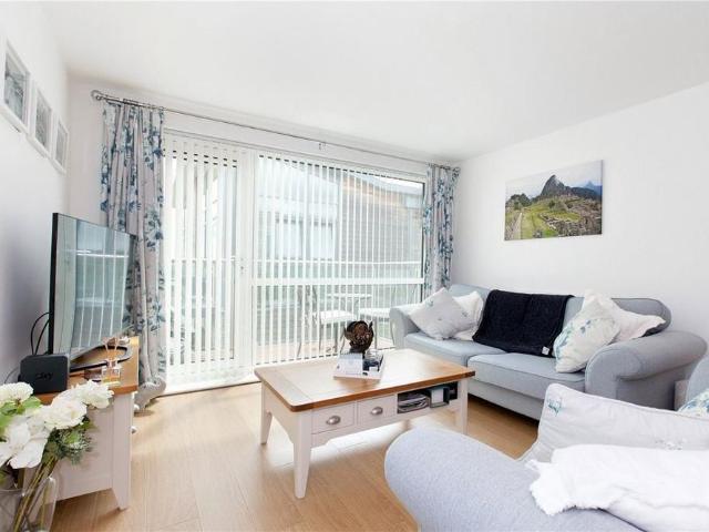 2 bedroom maisonette to rent