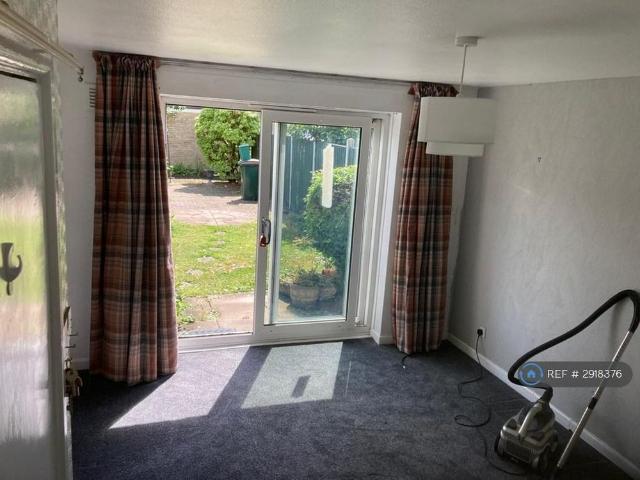 2 bedroom maisonette to rent