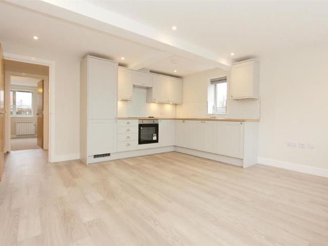 2 bedroom maisonette to rent