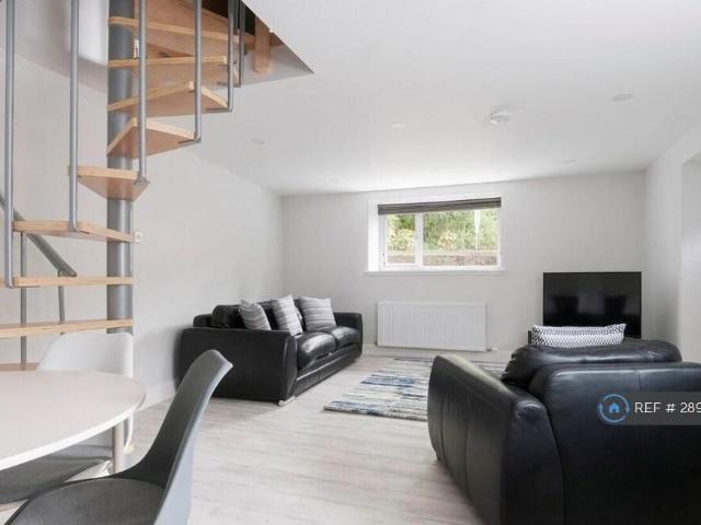 2 bedroom maisonette to rent