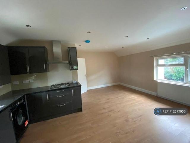 2 bedroom maisonette to rent