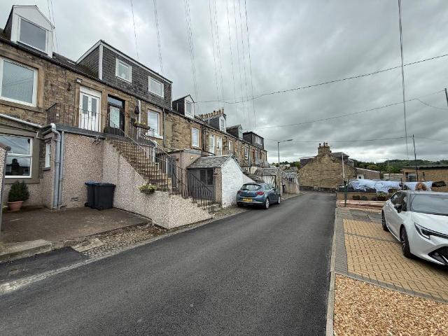 2 bedroom maisonette to rent