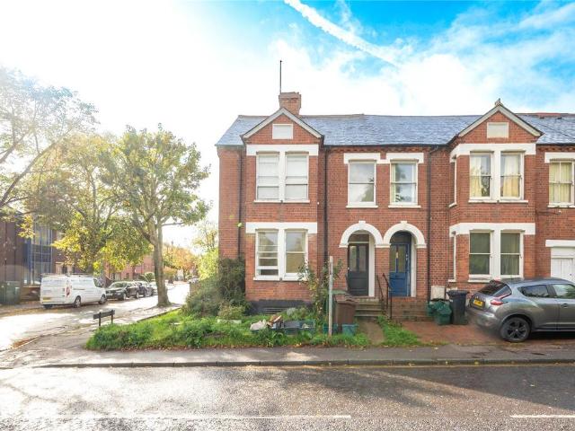 2 bedroom maisonette to rent