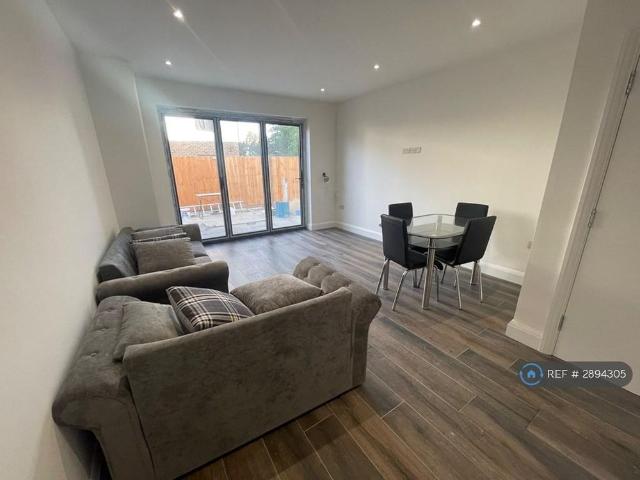 2 bedroom maisonette to rent