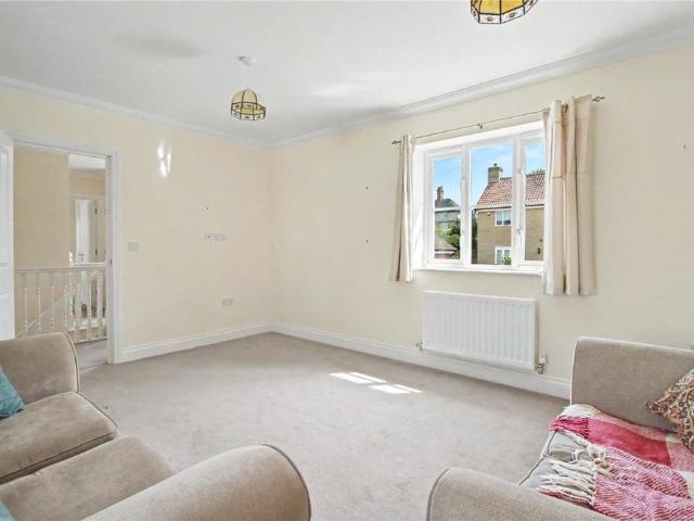 2 bedroom maisonette to rent