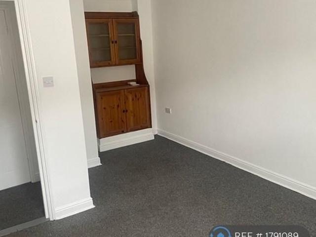 2 bedroom maisonette to rent