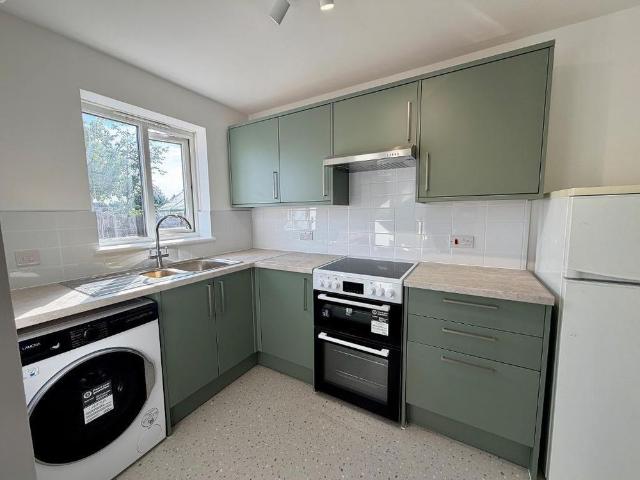 2 bedroom maisonette to rent