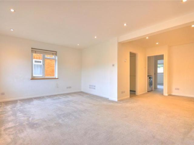 2 bedroom maisonette to rent