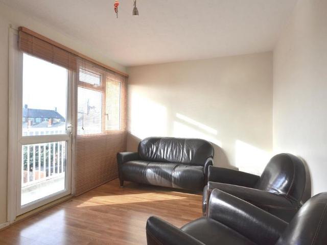 2 bedroom maisonette to rent