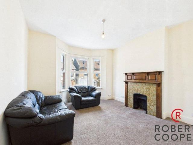 2 bedroom maisonette to rent