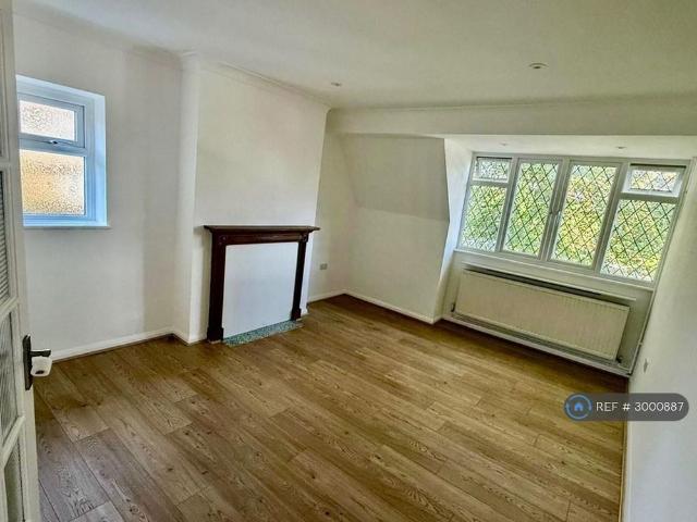2 bedroom maisonette to rent