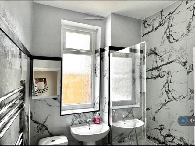 2 bedroom maisonette to rent