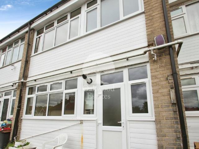 2 bedroom maisonette to rent