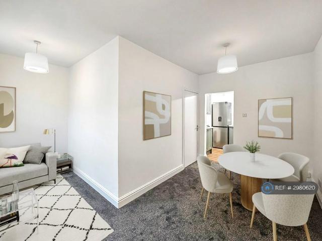 2 bedroom maisonette to rent