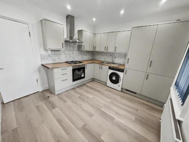 2 bedroom maisonette to rent
