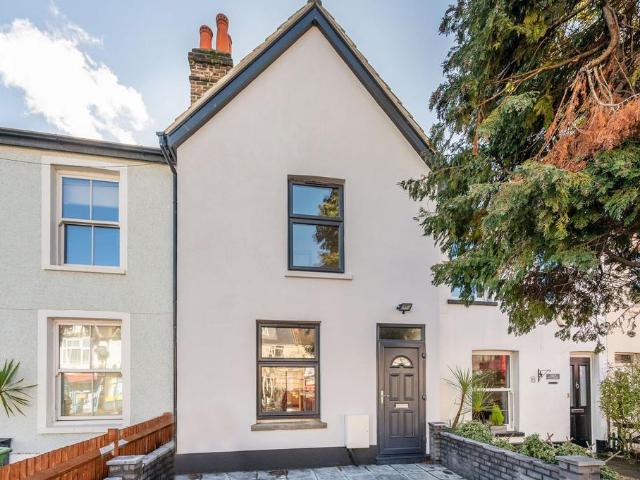 2 bedroom maisonette to rent
