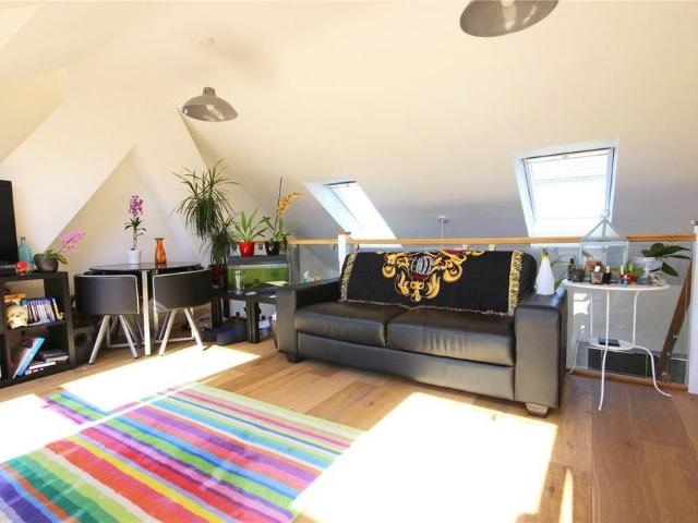 2 bedroom maisonette to rent