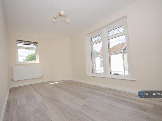 2 bedroom maisonette to rent